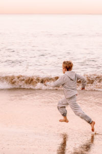 Ready, set, get wet! Ideas for using water in family photos ...