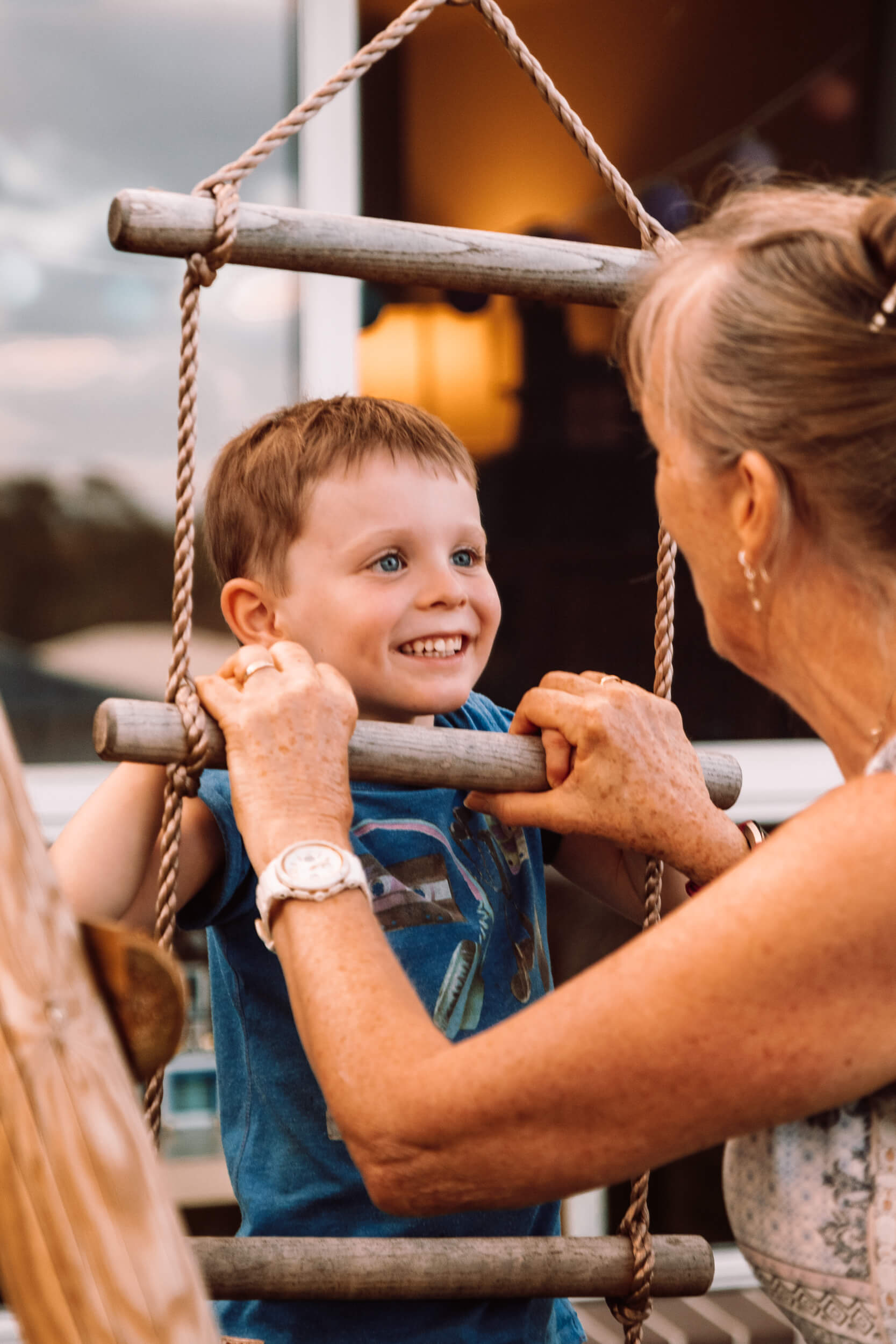 Document family life with a photojournalistic photoshoot - Promptographer